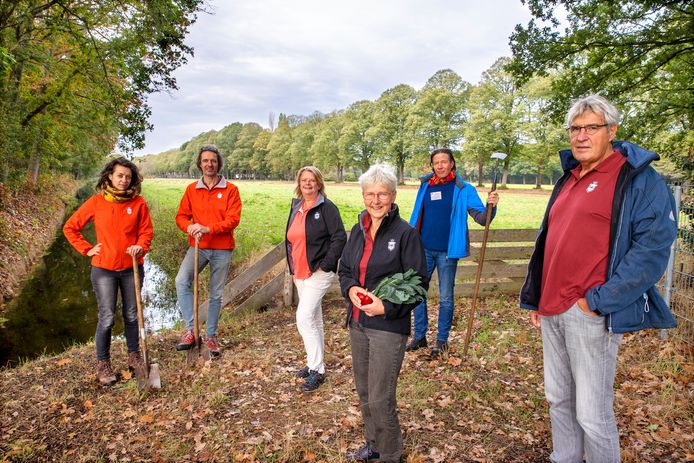 ‘Eerlijk voedsel op eerlijke grond’ bij herenboeren in Gemert | De Peel ...