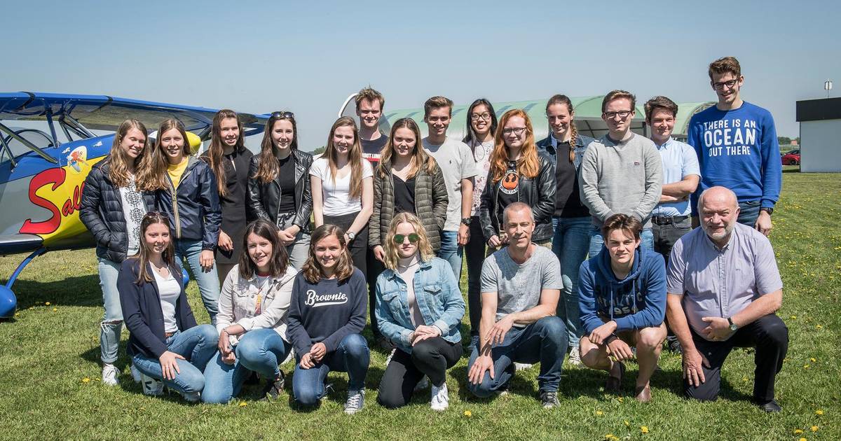 Leerlingen VMS volgen wetenschapsles ... in de lucht | Roeselare | hln.be