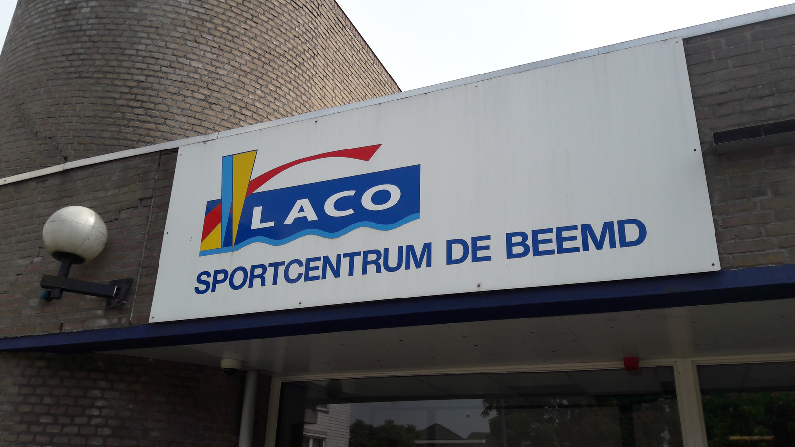 Laco geeft zwembad in Veghel niet snel op | Foto | bd.nl Laco geeft zwembad in Veghel niet snel op | Foto | bd.nl