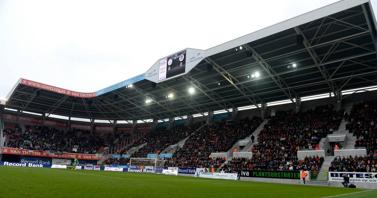 Une nouvelle tribune dans le stade de Zulte Waregem | Home | 7sur7.be