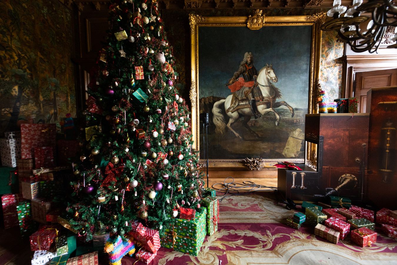 BINNENKIJKEN. Prins Simon de Merode stoomt zijn kasteel klaar voor de toekomst: “We willen onze ...