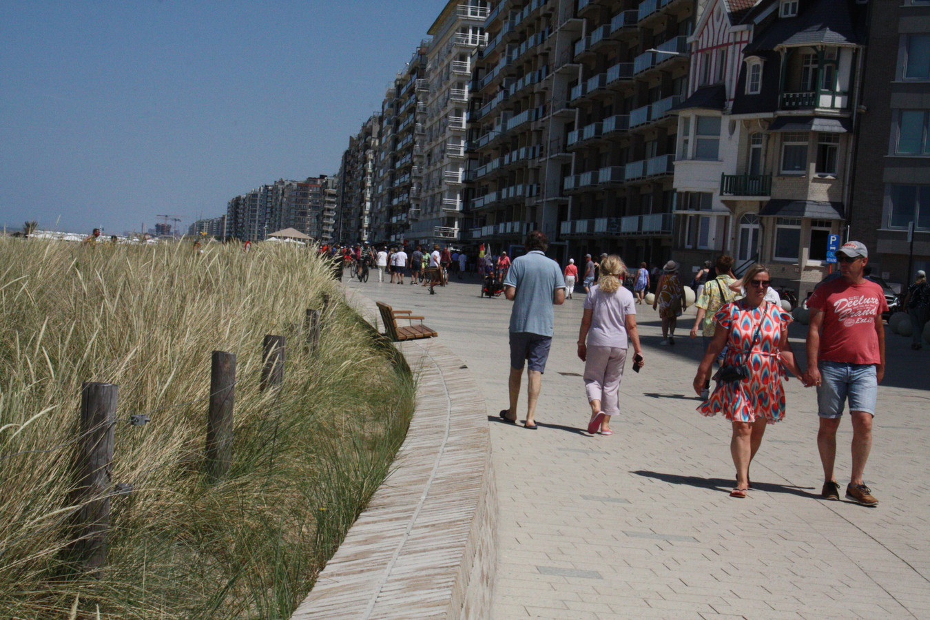 Vernieuwde Zeedijk in Westende officieel geopend: “Geen reuzenrad, maar ...