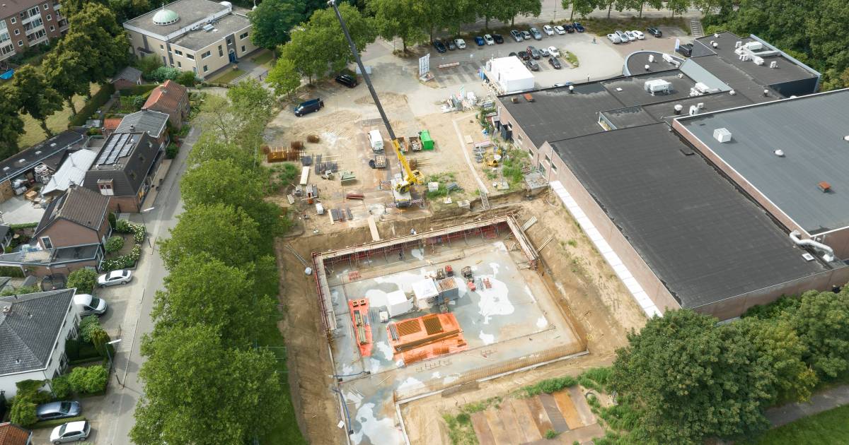 Rhenen heeft het 'dieptepunt’ bereikt: bouw nieuw zwembad gaat de volgende fase in | Rhenen ...