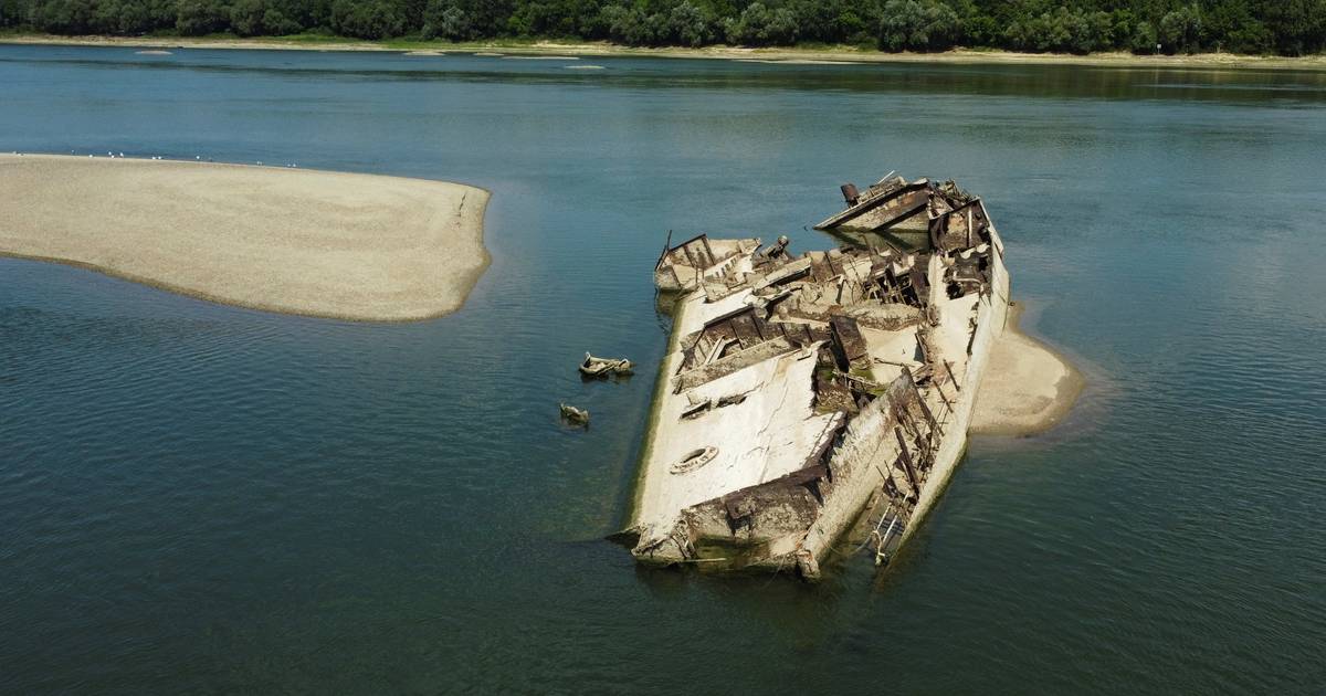 IN BEELD. Droogte legt meer dan 20 gezonken Duitse oorlogsschepen bloot ...