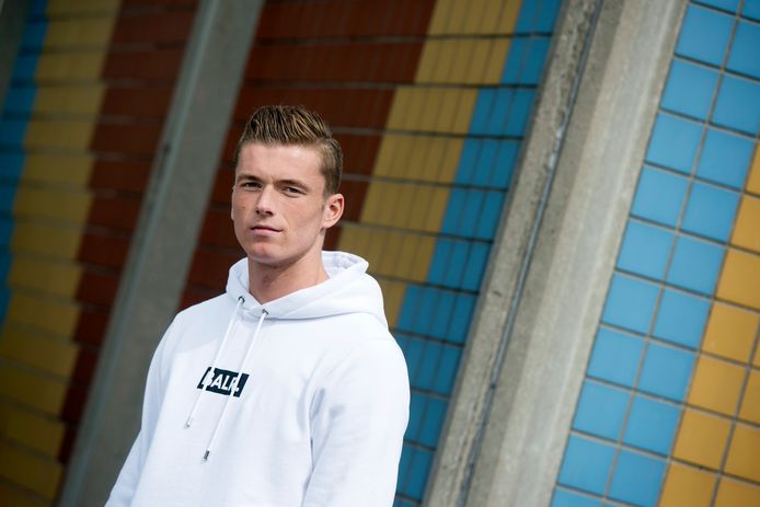 Voetbaljongen uit Arnhem boert ook goed op Betuws platteland | Voetbal ...