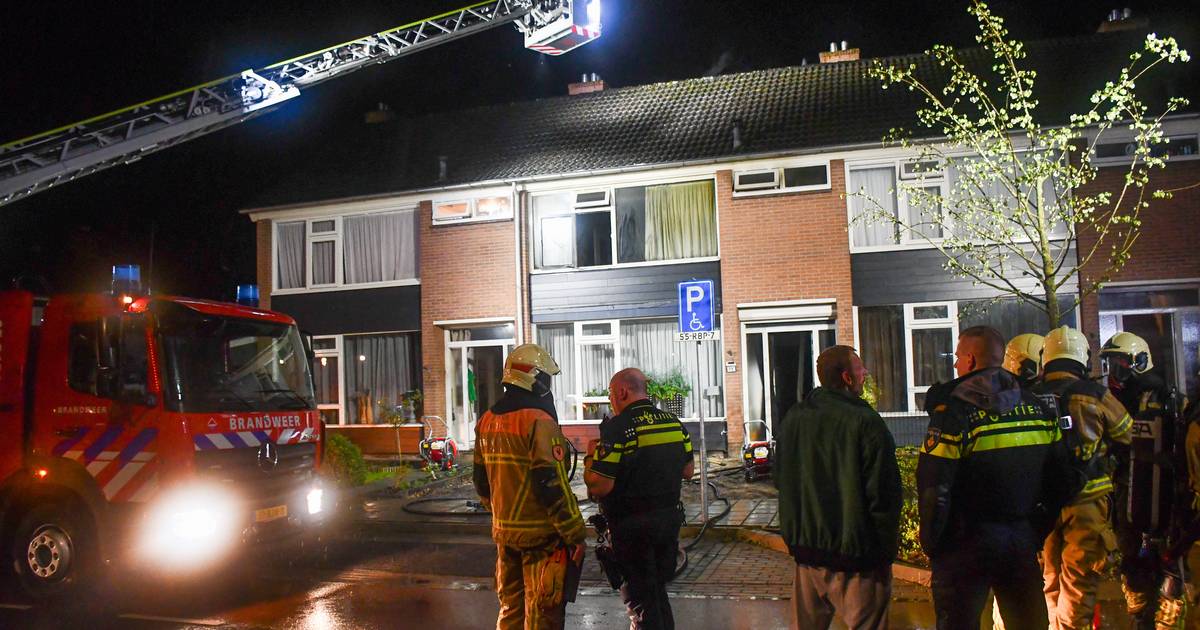 Brand op zolder van woning in Vroomshoop | 112 nieuws Twenterand | AD.nl