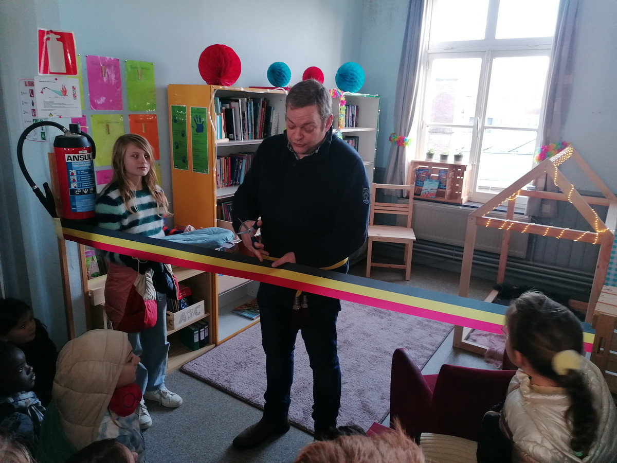 Meer leesplezier in de nieuwe schoolbib van VBSH | Foto | hln.be