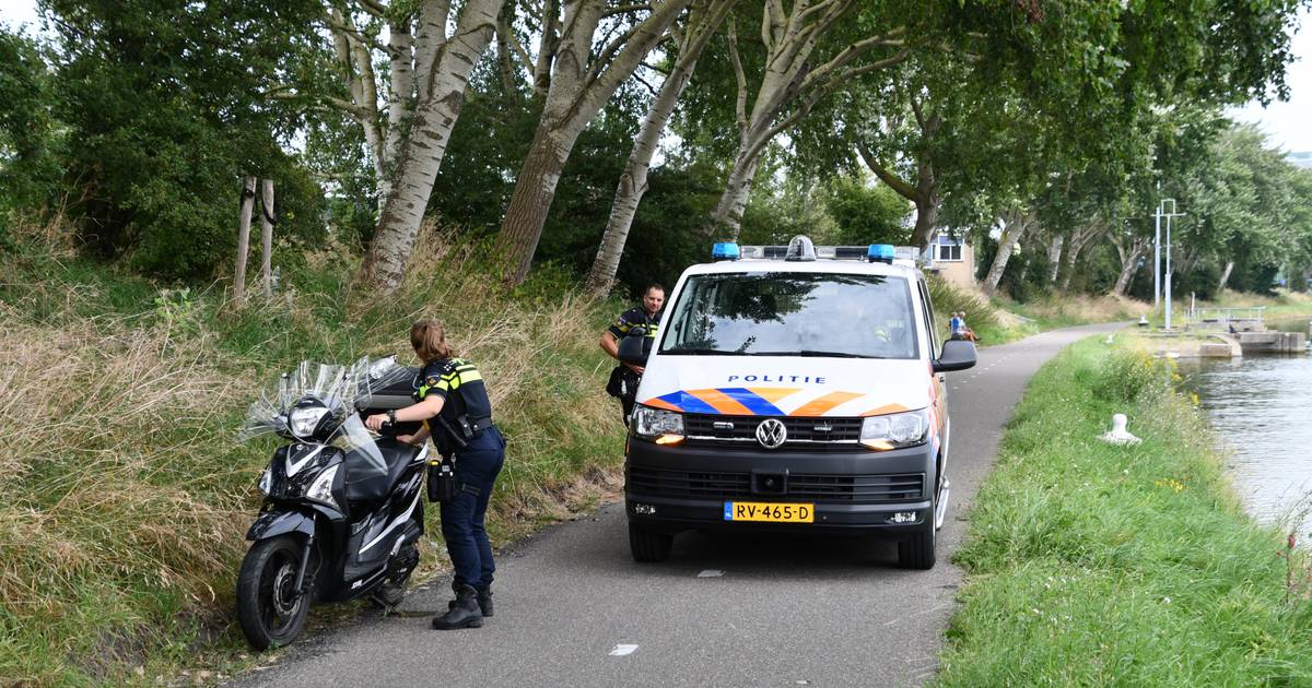 Fietsers rijden door na ongeval met scooter in Middelburg en laten twee ouderen gewond achter ...