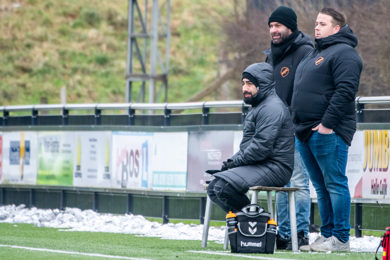 Voor deze coach is wedstrijd van zijn voetbalclub het medicijn na zware ...