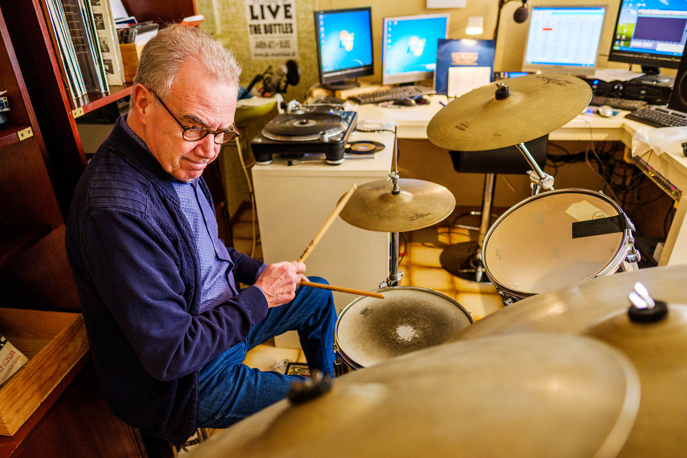 Ex-RTL-nieuwslezer Niessing (71) bijna bewusteloos geschopt: ‘Tram was ...
