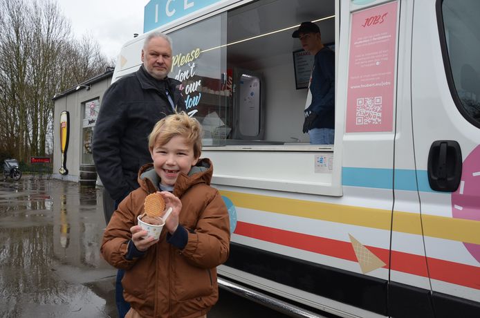 “17 graden op oudejaar? Dan rukken we uit met ijskar”: Foubert IJs pakt ...