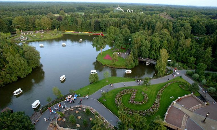 Boom valt op attractie in de Efteling: 3 gewonden | Libelle