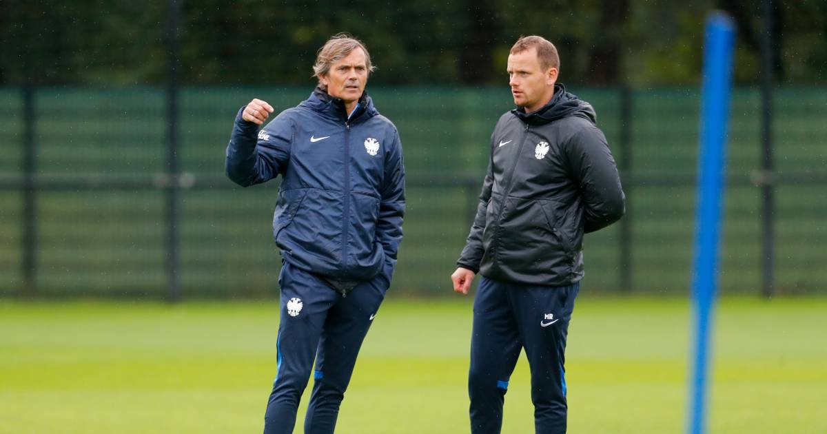 Uitgaande transfer bij Vitesse: assistent-coach Marink Reedijk staat ...