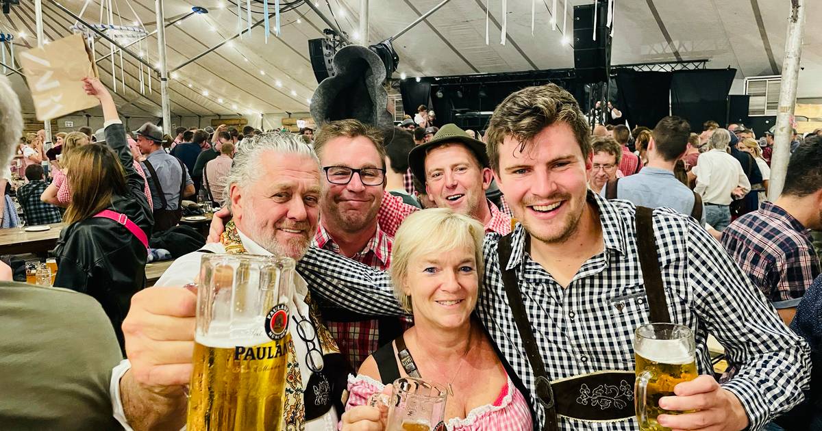 700 bezoekers feesten tijdens Oktobervesten in Lier: “Polonaises door ...