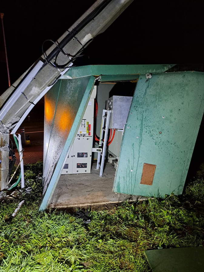 Beschonken bestuurder (27) richt ravage aan bij ongeval aan hoge ... Beschonken bestuurder (27) richt ravage aan bij ongeval aan hoge ...