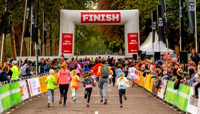 Kinderen die hardlopen: is meedoen belangrijker dan winnen, of mag je ...