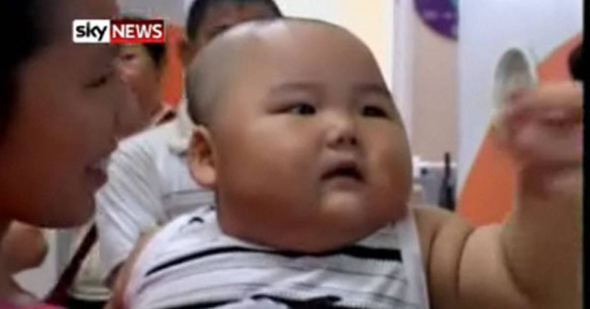 Le "bébé Michelin" pèse 20 kilos à 10 mois! | Insolite | 7sur7.be