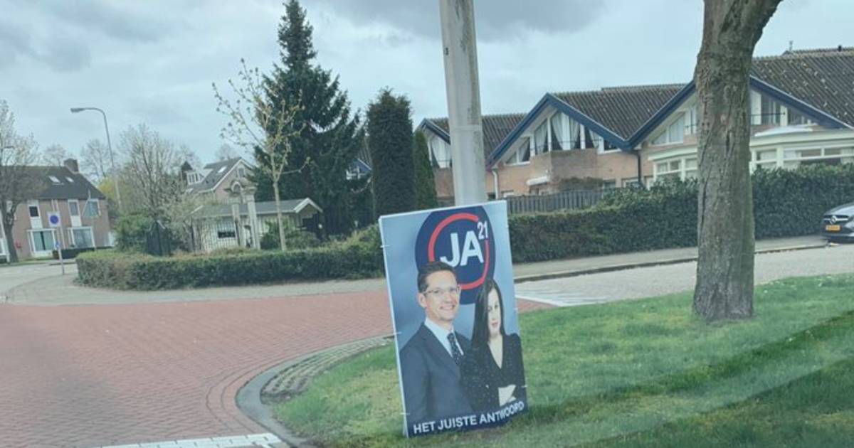 Laatste posters van JA21 inmiddels ook weg uit Tilburg | Tilburg | AD.nl