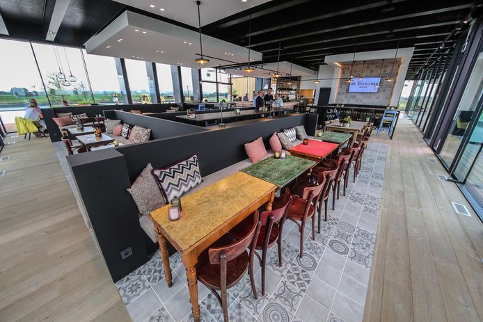 Brouwerij St.Bernardus viert 1 jaar Bar Bernard met verjaardagsfeest ...