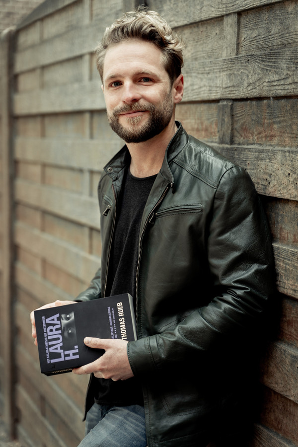 Toneelstuk ‘Laura H.’ van Oostpool raakt Thomas Rueb meer dan zijn ...