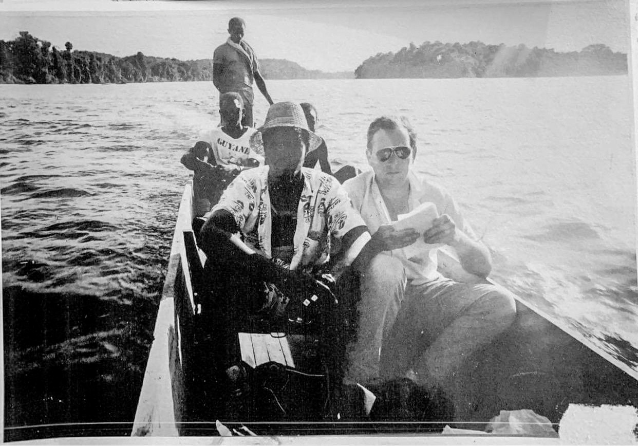 Oud-journalist AD maakte foto's na bloedbad Moiwana: ‘Dít was bewijs ...