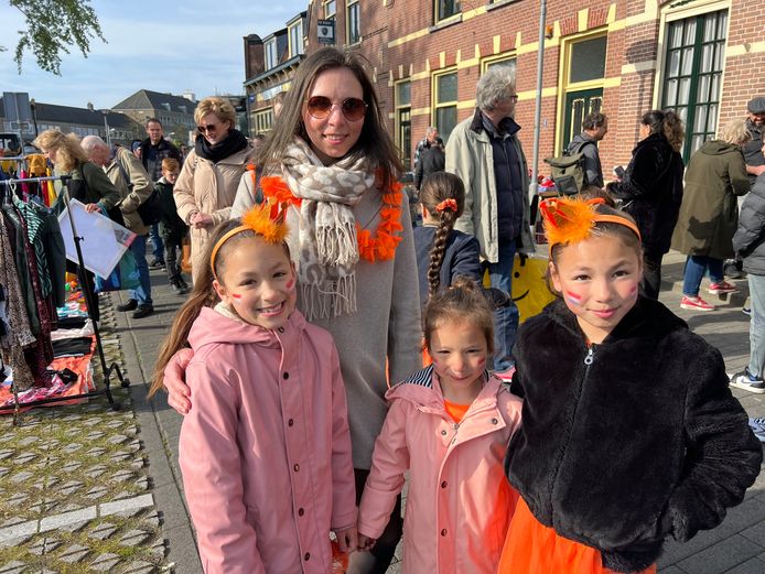 Zo vierde Zeeuws-Vlaanderen Koningsdag: spelletjes, rommelmarkt en ...