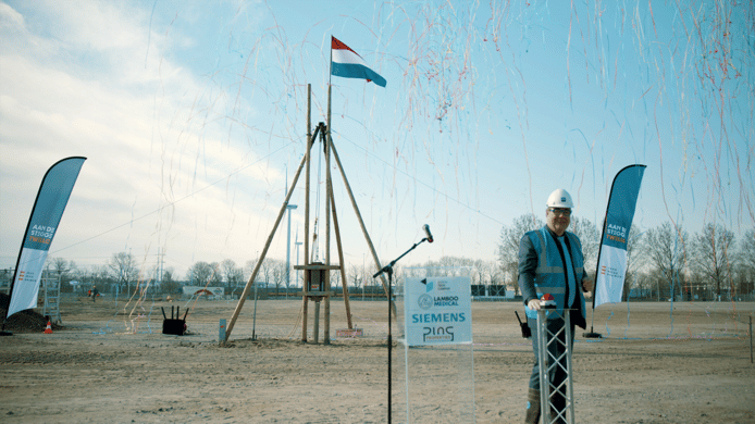 Eerste paal geslagen voor nieuwbouw op Dutch Tech Campus | Zoetermeer ...