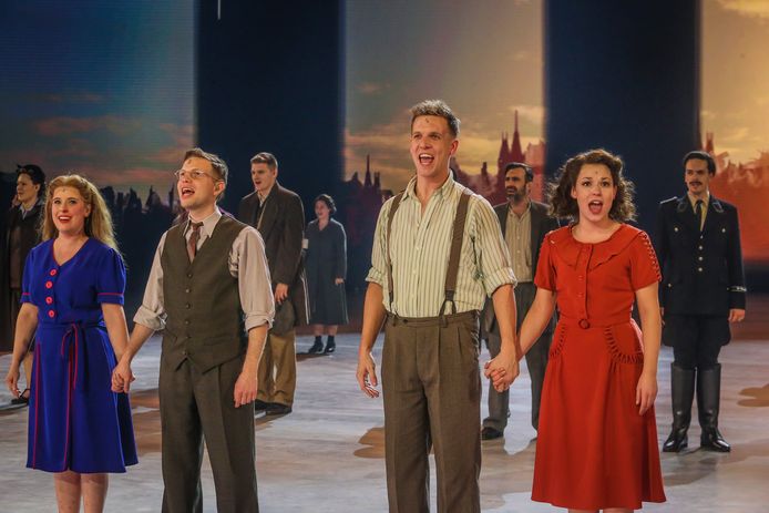 Alweer extra voorstellingen voor musical ‘40-45' | Showbizz | hln.be