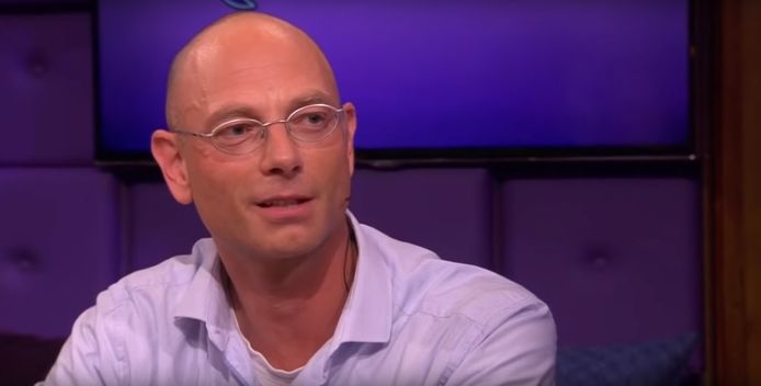 Viktor (50) die jarenlang streed tegen zelfmoord stapt zelf uit leven ...