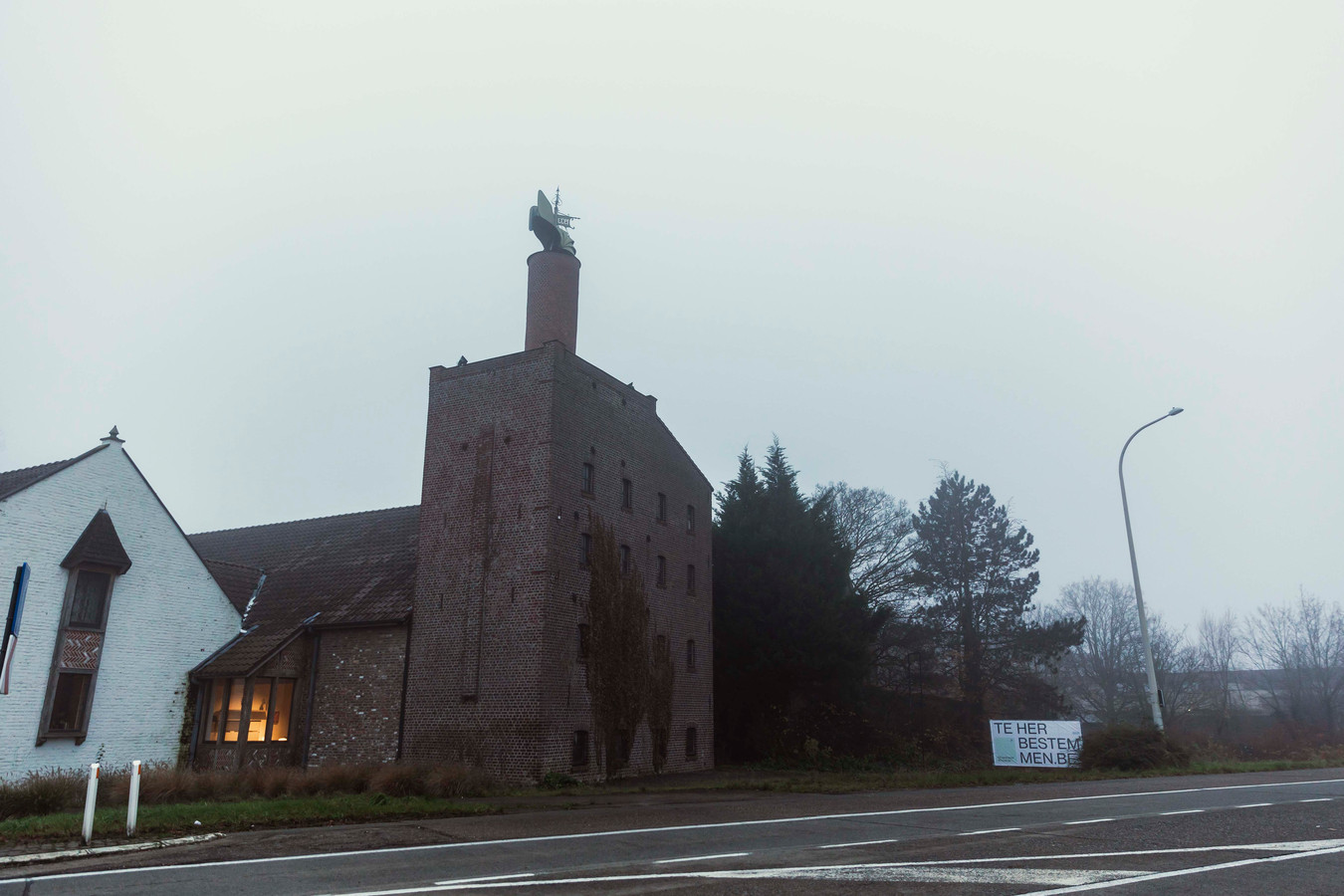 Wie koopt Brouwerij De Ster met enige mouttoren van voor 1900? “Een B&B ...