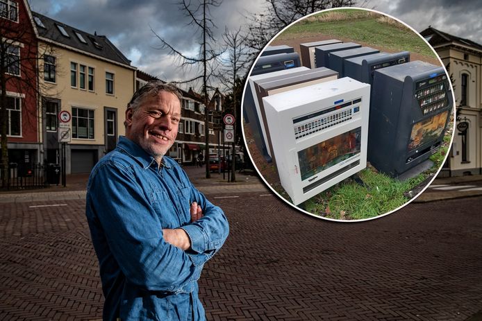 Sigarenboer Huub uit Deventer ziet handel in automaten in rook opgaan ...