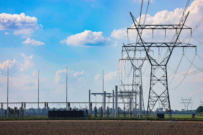 Monsterklus voor netbeheerder in Flevoland begonnen: ‘We blijven gewoon ...