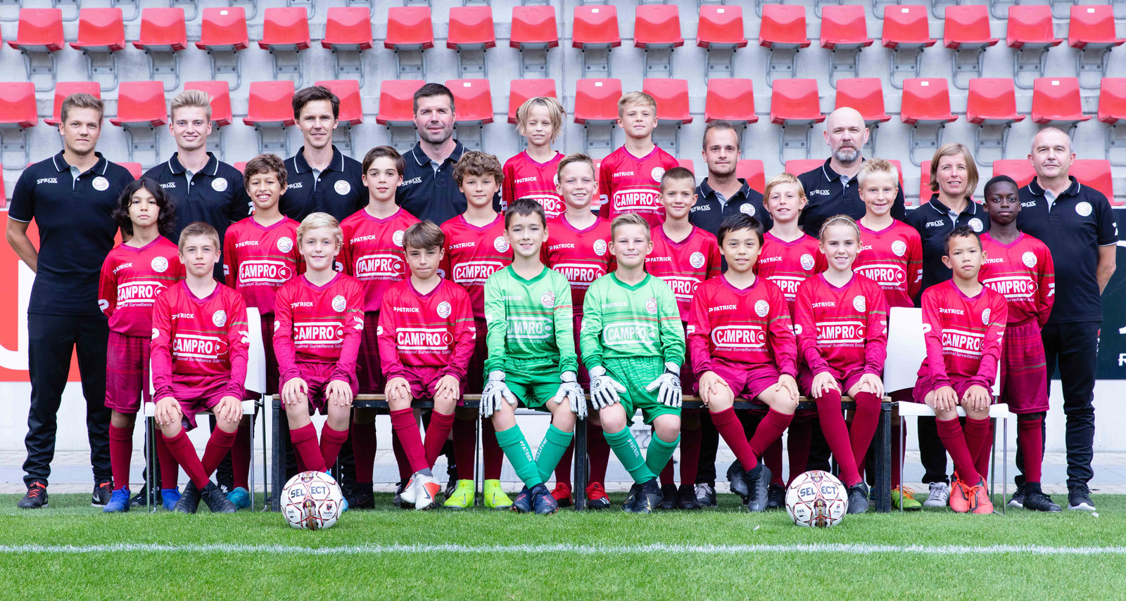Jeugdspeler Zulte Waregem test positief op Covid-19: volledige ploeg in ... Jeugdspeler Zulte Waregem test positief op Covid-19: volledige ploeg in ...