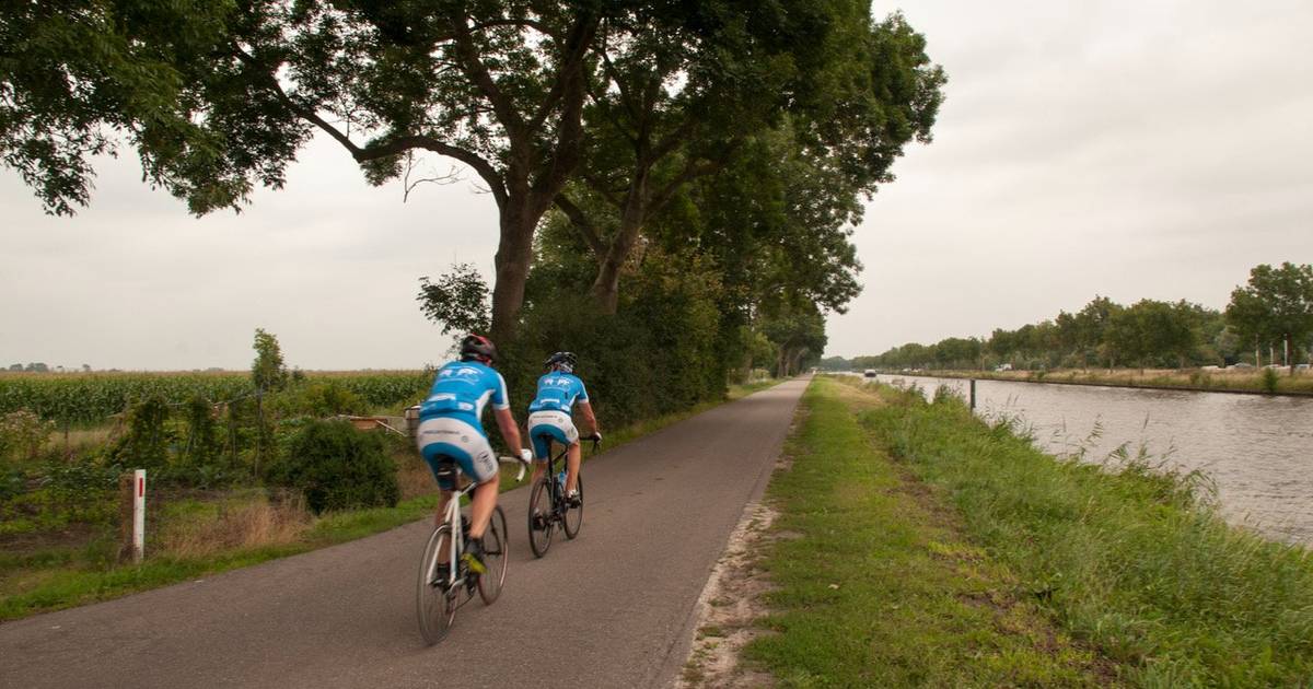 Fietsers trekken voor de 20ste keer door de kop van Overijssel tijdens ...