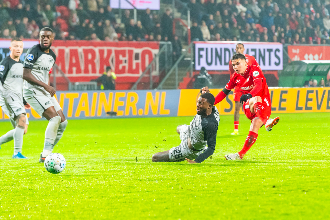 Manfred Ugalde was de duurste aankoop van FC Twente in negen jaar tijd ...