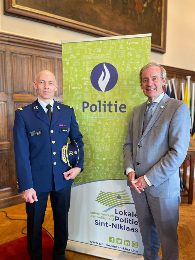 Jo De Geest legt eed af als nieuwe korpschef van lokale politie Sint ...