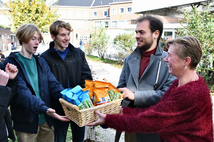 Klas 4e Moderne Talen wint Fair Trade-wedstrijd in IHKA | Ardooie | hln.be