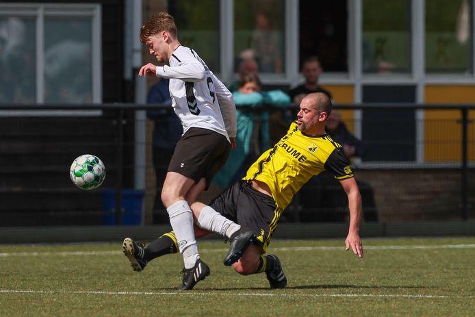 Peterse junior (38) tot zijn eigen verrassing reddingsboei bij VVO ...