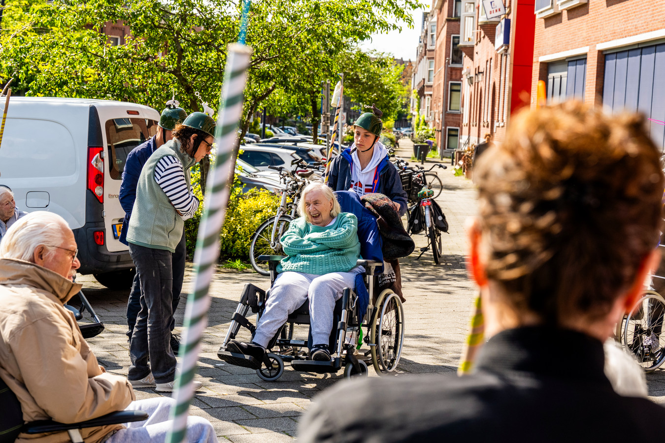 Misja laat met zijn geluksbrigades van ouderen een spoor van ...