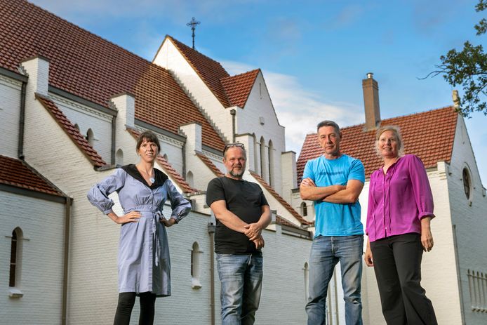 Ze hadden niets met het leger en toch maakten ze kunst met jonge ...