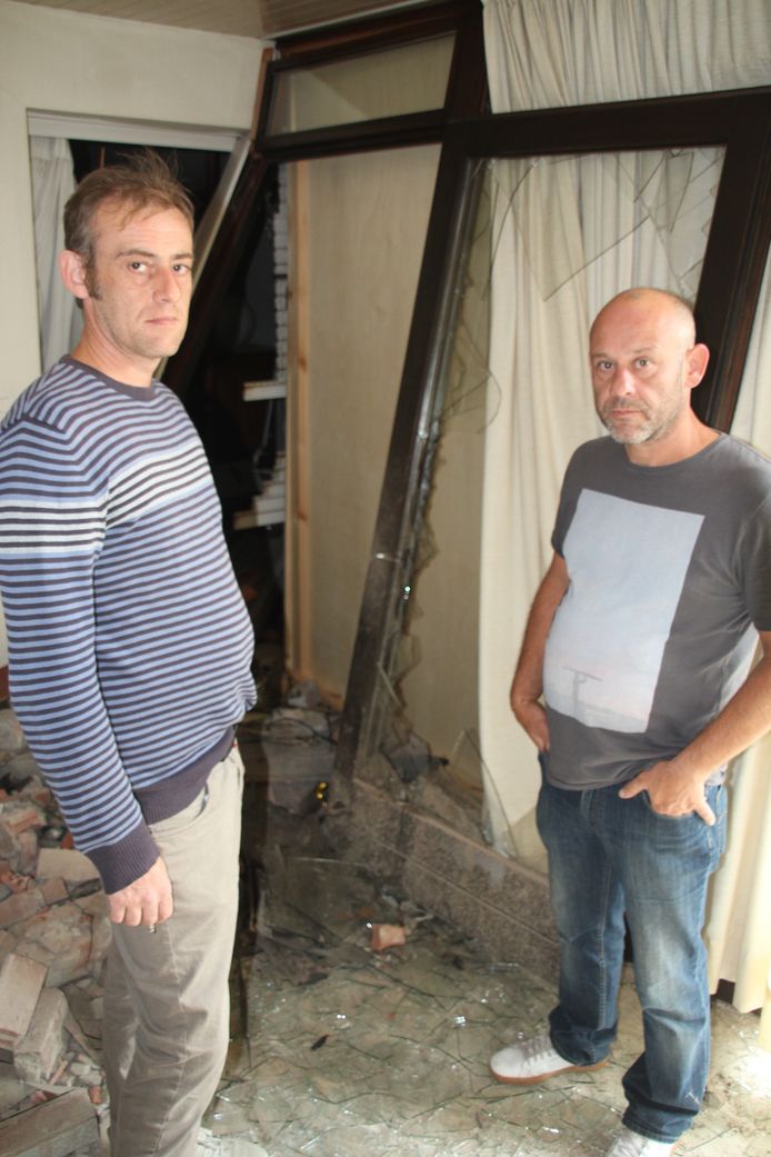 22-jarige knalt met BMW living binnen: enorme ravage en huis ...