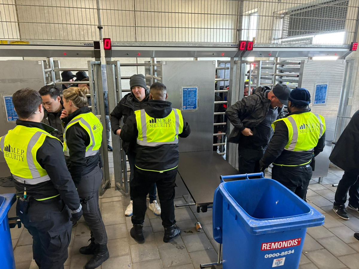 Ondanks app-perikelen goede sfeer in Zwolle vooraf aan IJsselderby ...