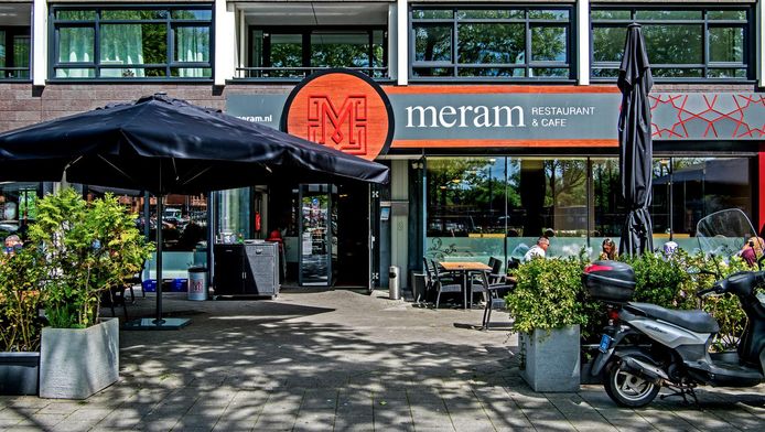 Turks feestje gaat als een nachtkaars uit | Rotterdam | AD.nl