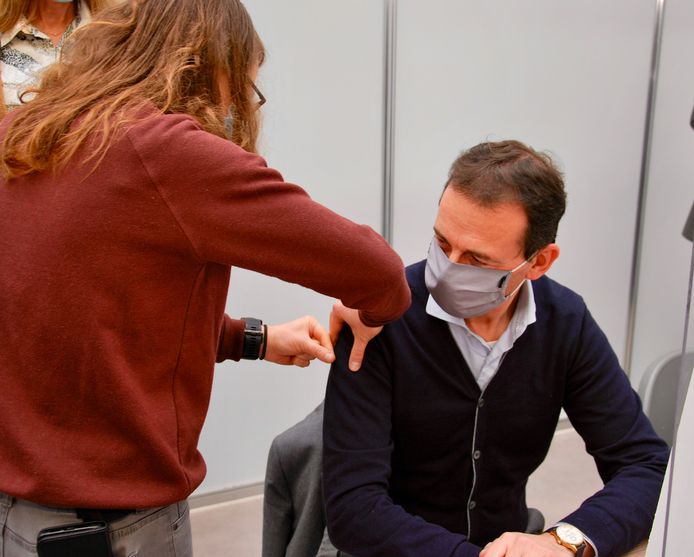 Minister Beke draaft op als proefkonijn tijdens ‘dry-run light’ in ...