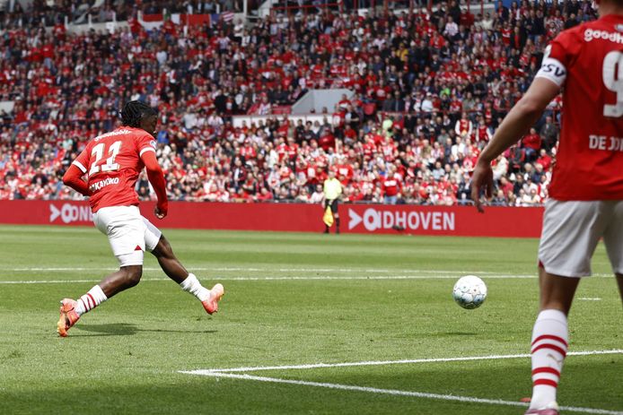 “Qu'il trouve son plafond au PSG ou à City”: quel avenir pour Johan ...