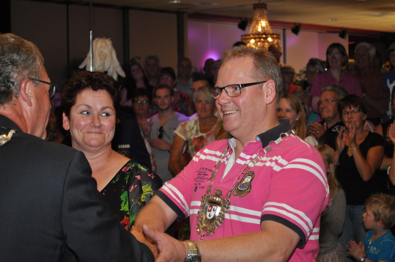 Krijgt ‘Duuves’ koning Roeland na drie jaar eindelijk een opvolger ...