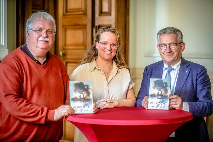 Lerares Sofie (38) schrijft eerste boek en daar staan wel wat pikante passages in: “Ik noem het ...