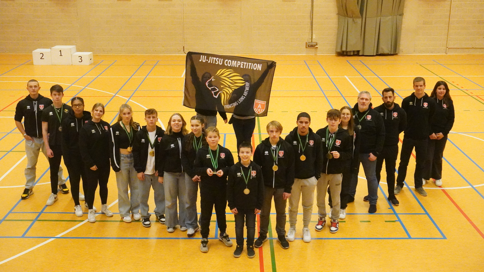 Fighting Lions Antwerp sluit jaar succesvol af met 14 gouden medailles ...