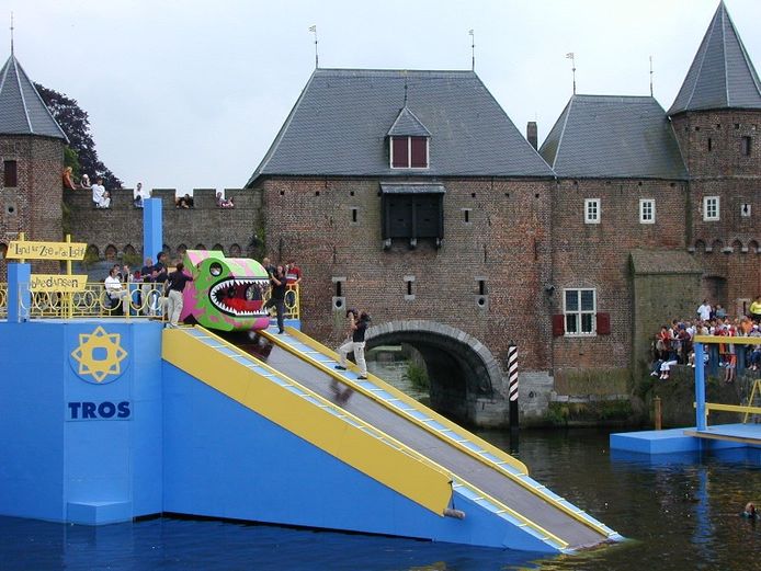 Joost Verbeek (49) uit Helmond bouwde piranha voor Te land ter zee en ...