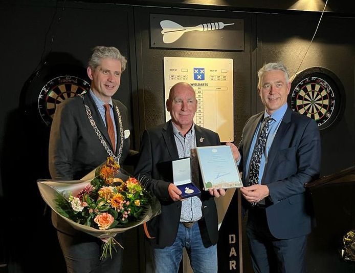 Voetbalvereniging Wieldrecht ontvangt Koninklijke Erepenning ...